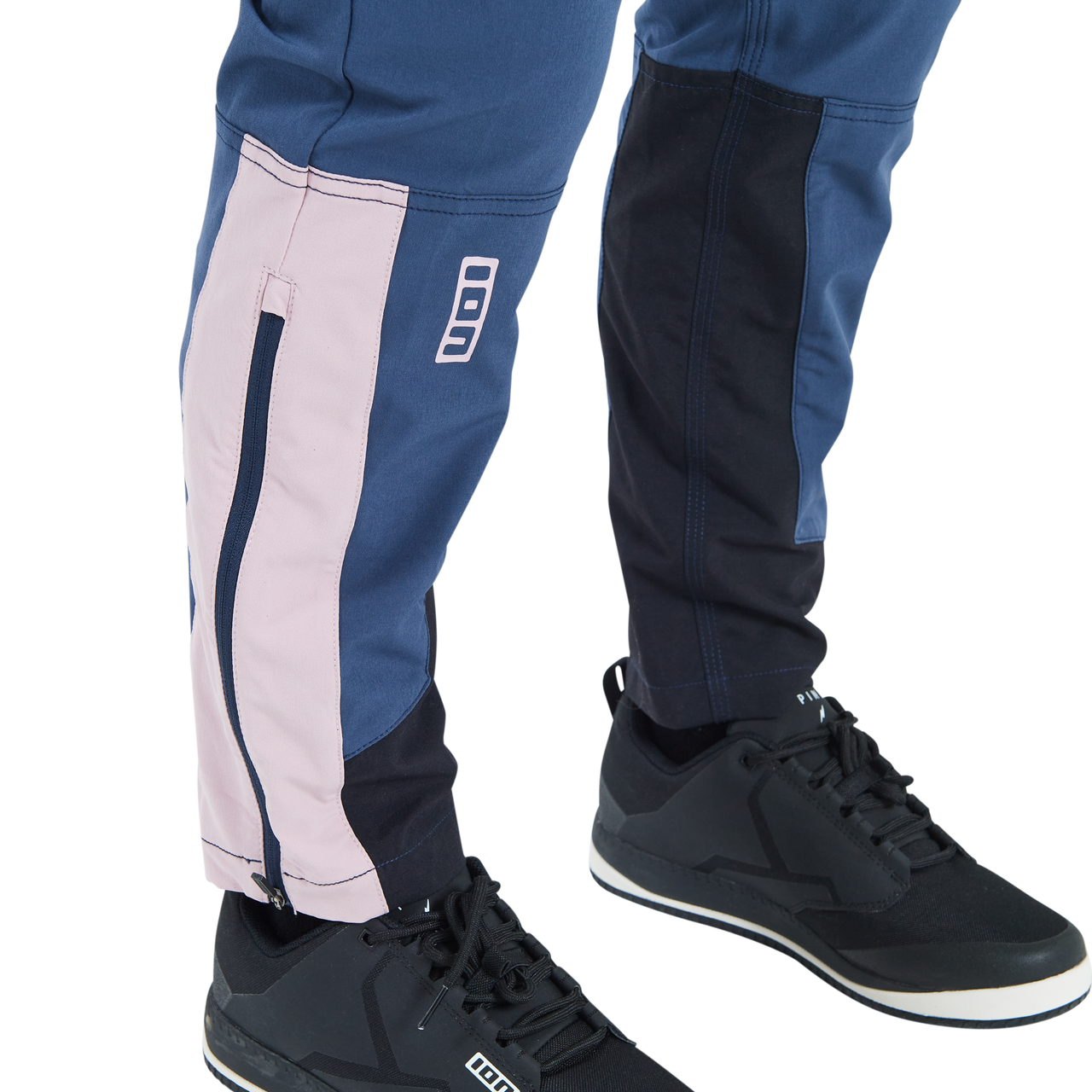 Buy women's Shelter Pants 4W Softshell MTB pants online | MTB clothing | ION shop