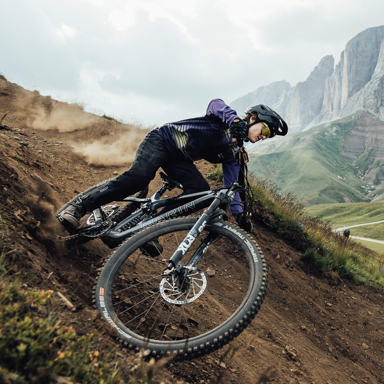Buy women's Scrub MTB Pants online | MTB clothing | ION shop