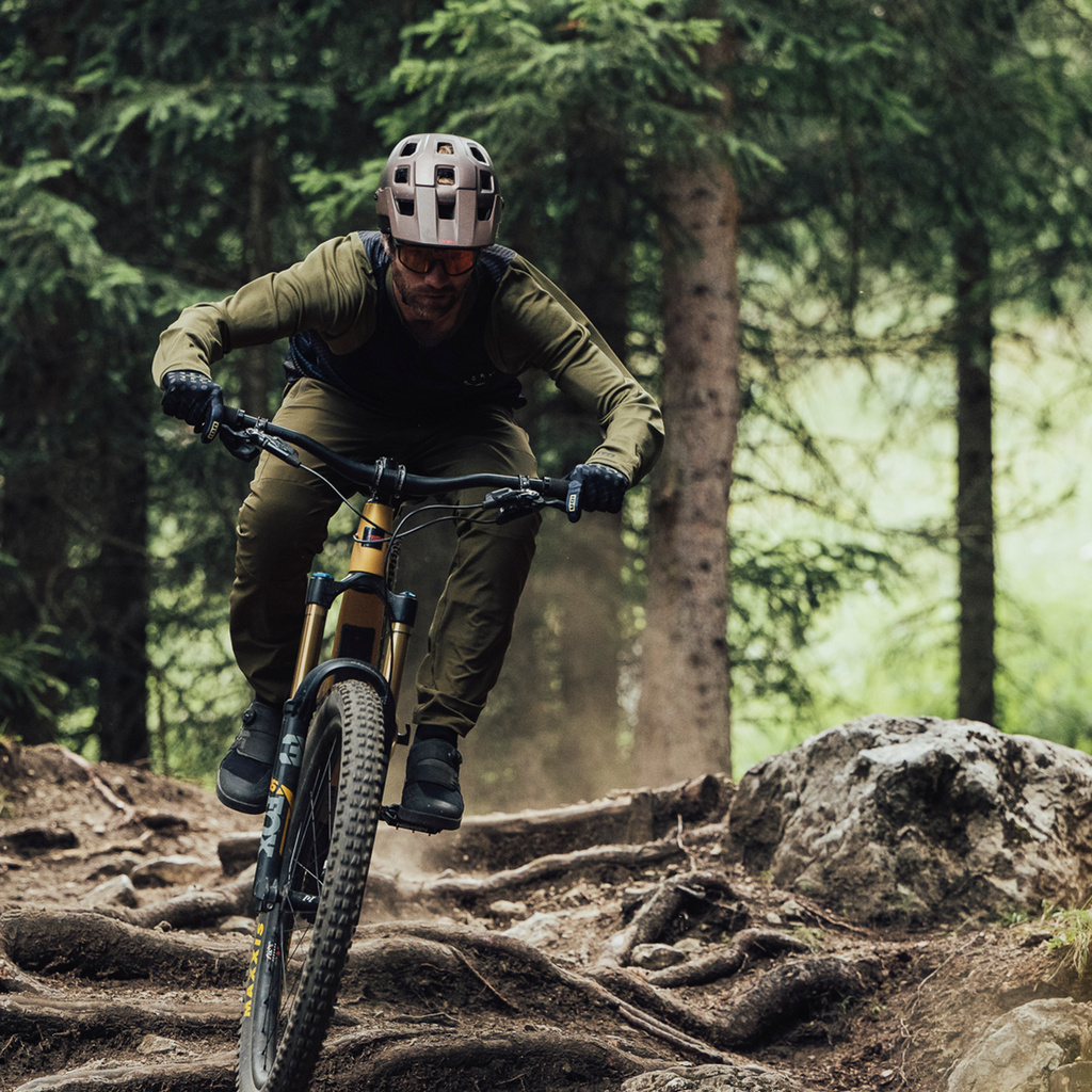 Buy men's Scrub long-sleeved MTB jersey online | MTB clothing | ION shop