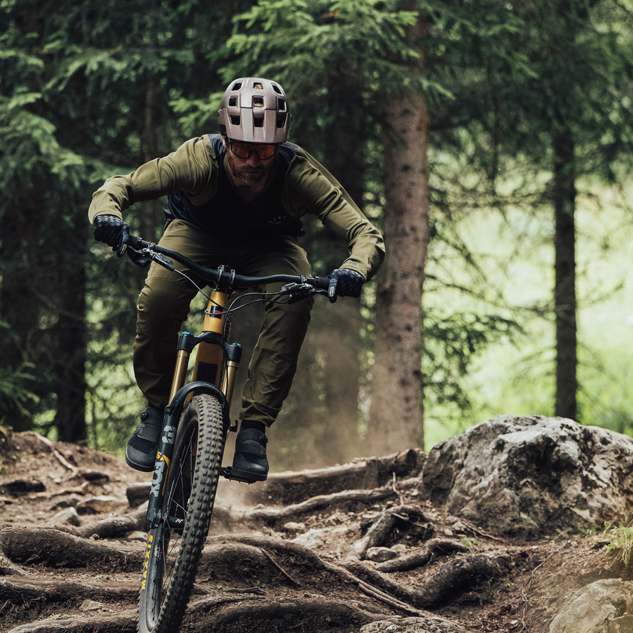 Buy men's Scrub long-sleeved MTB jersey online | MTB clothing | ION shop