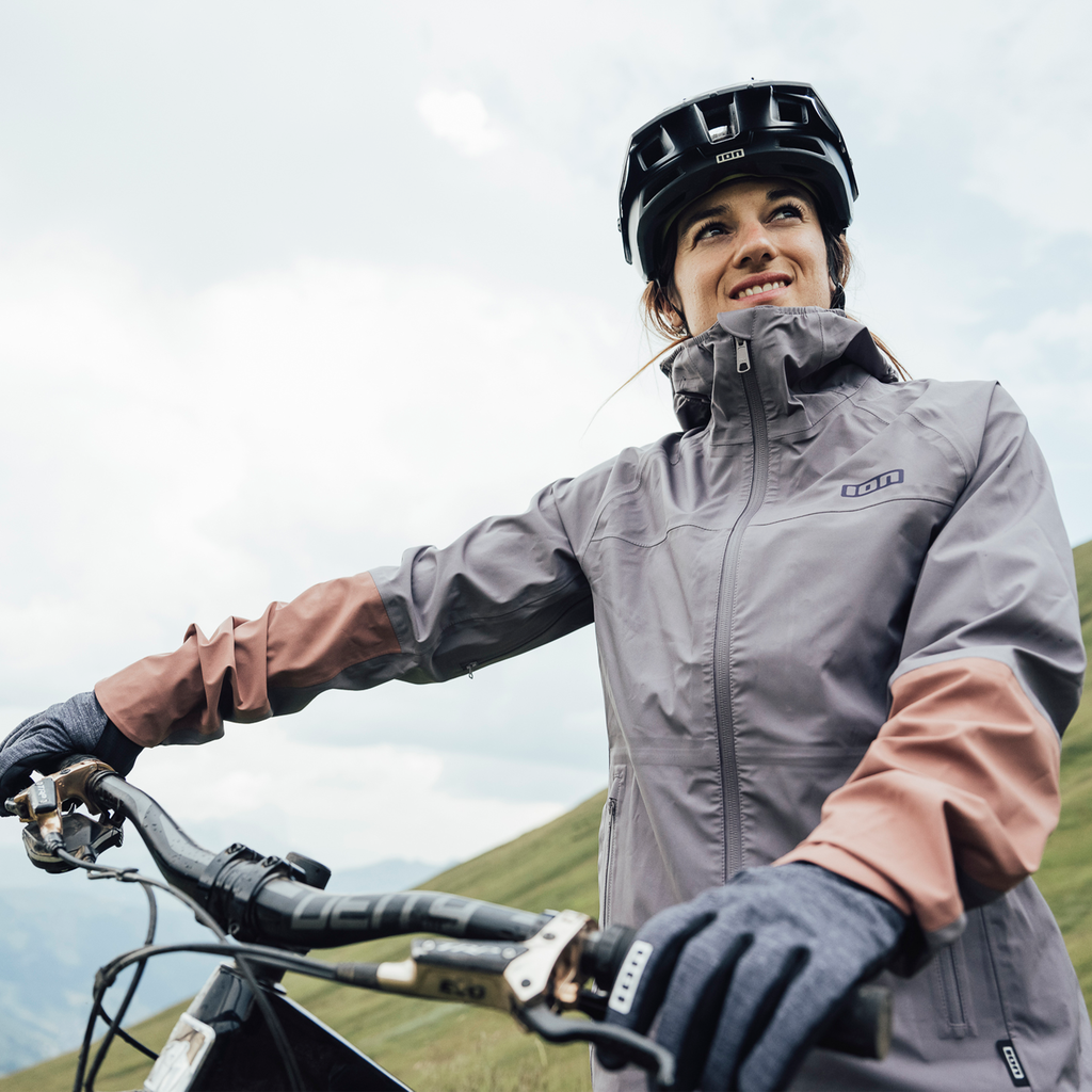 Buy women's Shelter Jacket 3L MTB jacket online | MTB clothing | ION shop