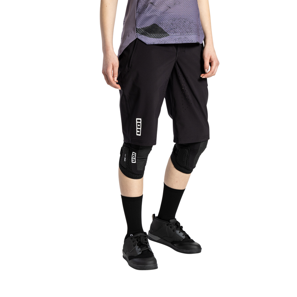 Buy MTB Shorts Scrub Women online | MTB clothing | Official ION store
