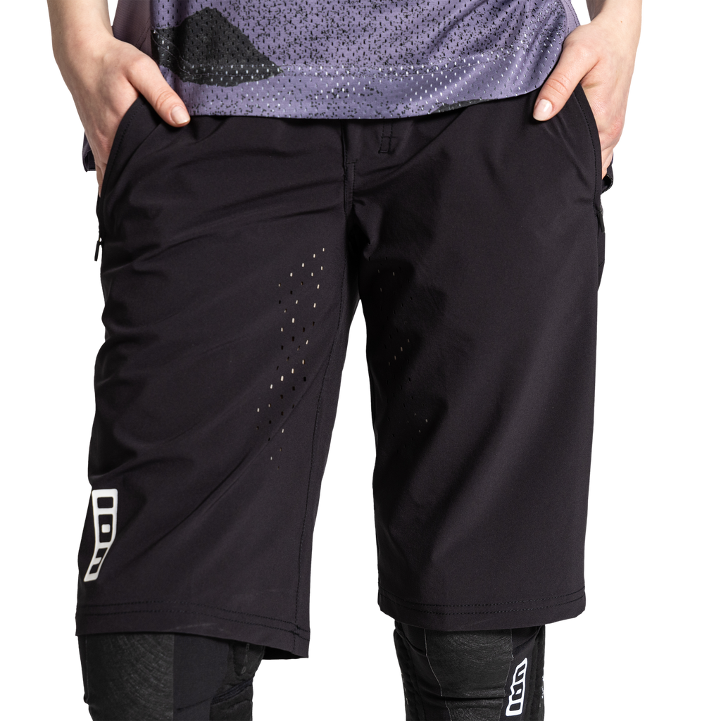 Buy MTB Shorts Scrub Women online | MTB clothing | Official ION store