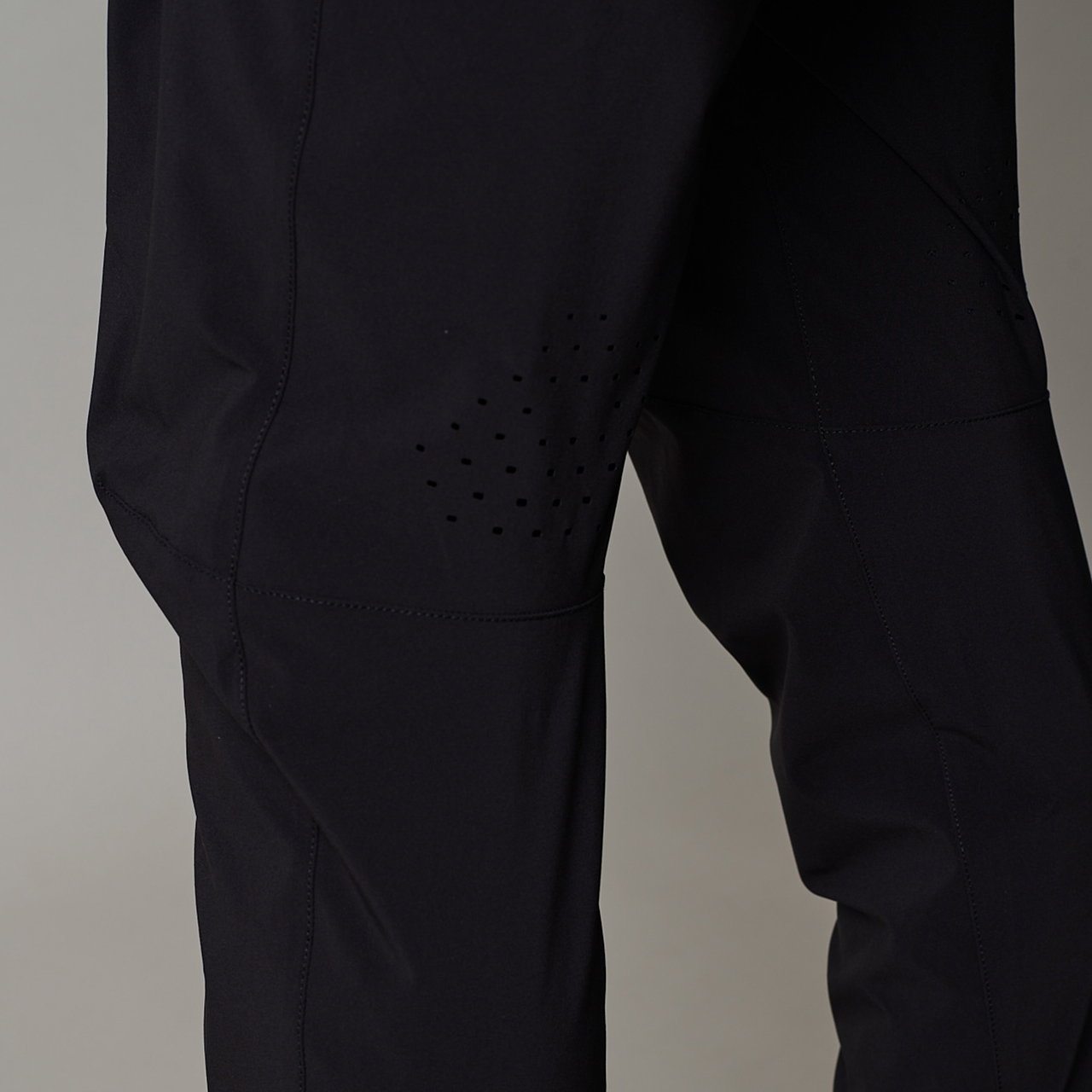 Buy MTB Pants IONIC LT Women online | MTB Clothing | Official ION store