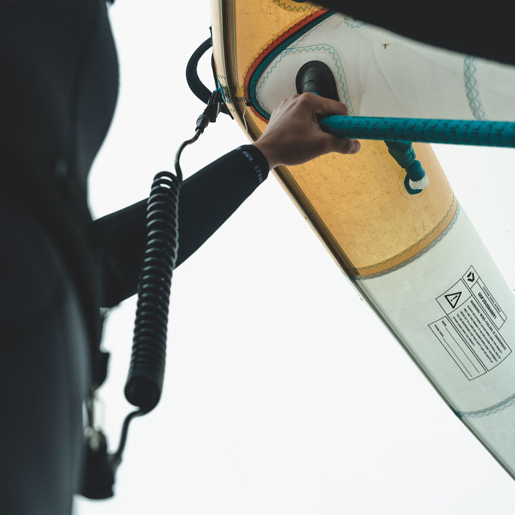 Wing/SUP Leash Core Coiled Carabiner | ION Water